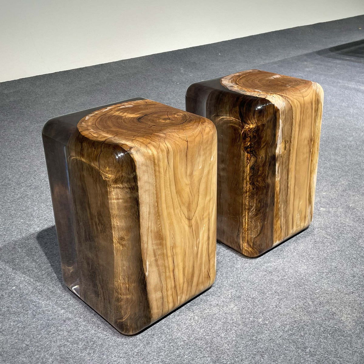 KAZANAHOME Clear Epoxy Resin Eucalyptus stool KEC11